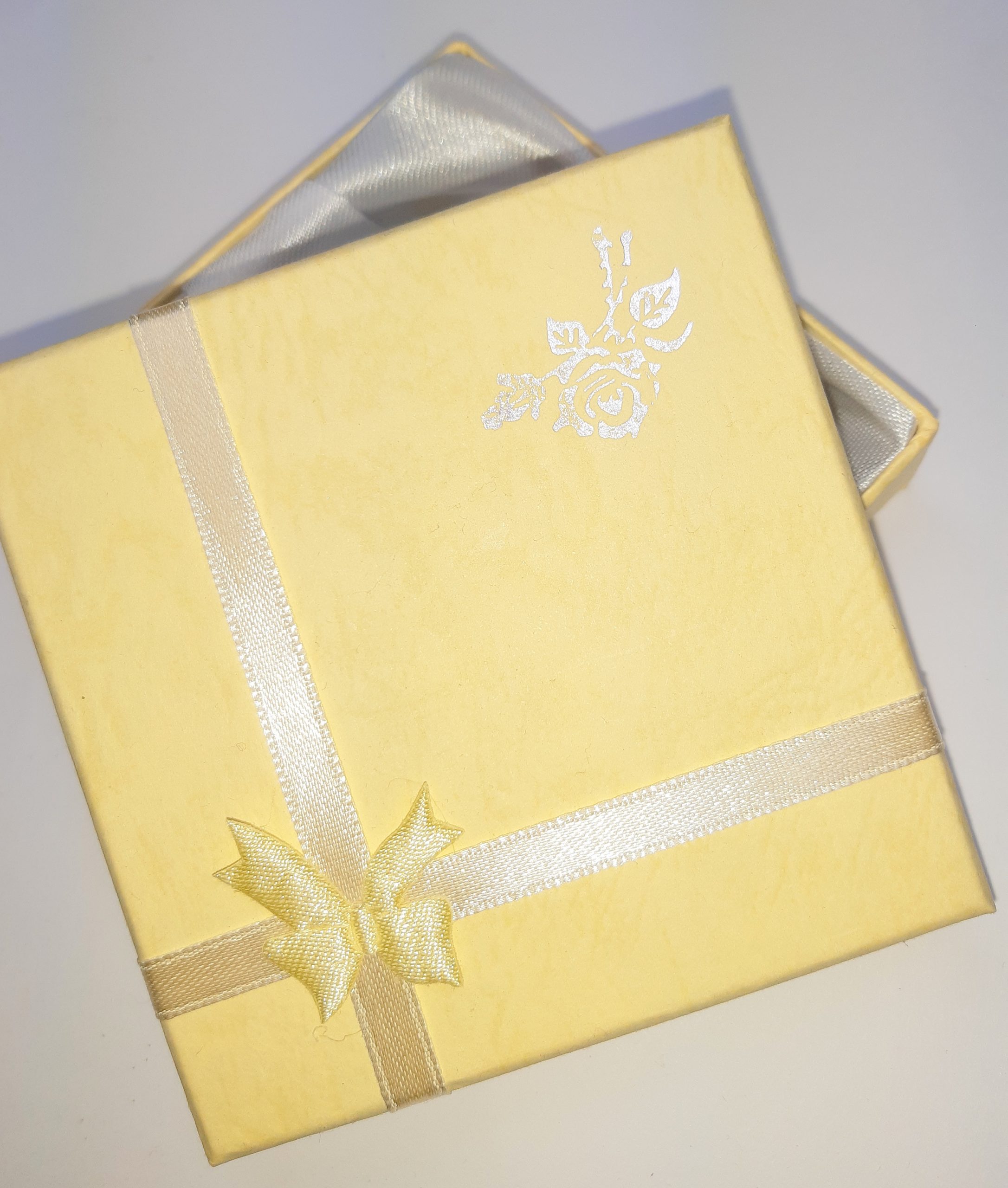 Coloured Gift Box, 90 x 90mm, Yellow - The Beadster