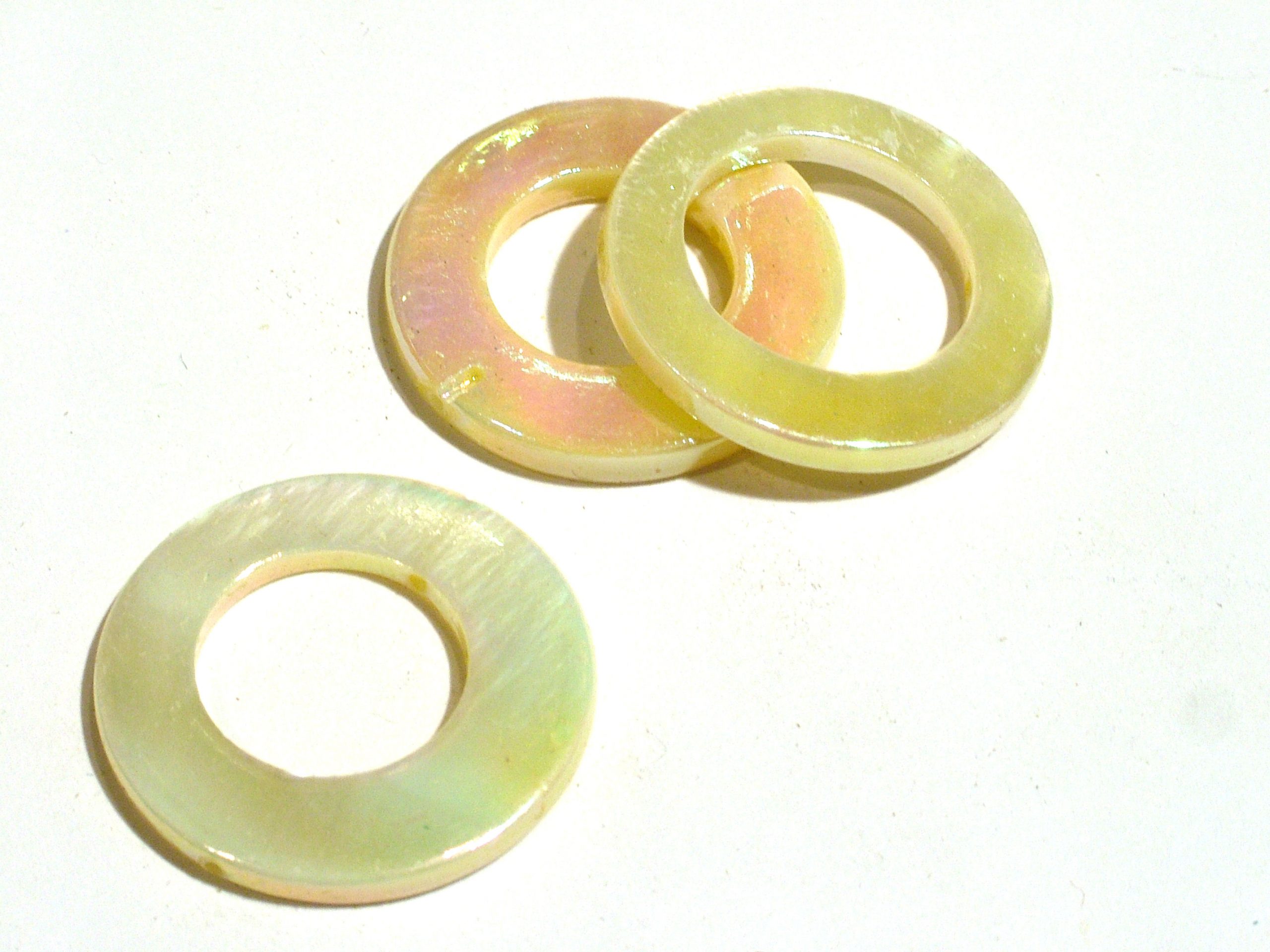 Round Cream 25mm Shell – The Beadster